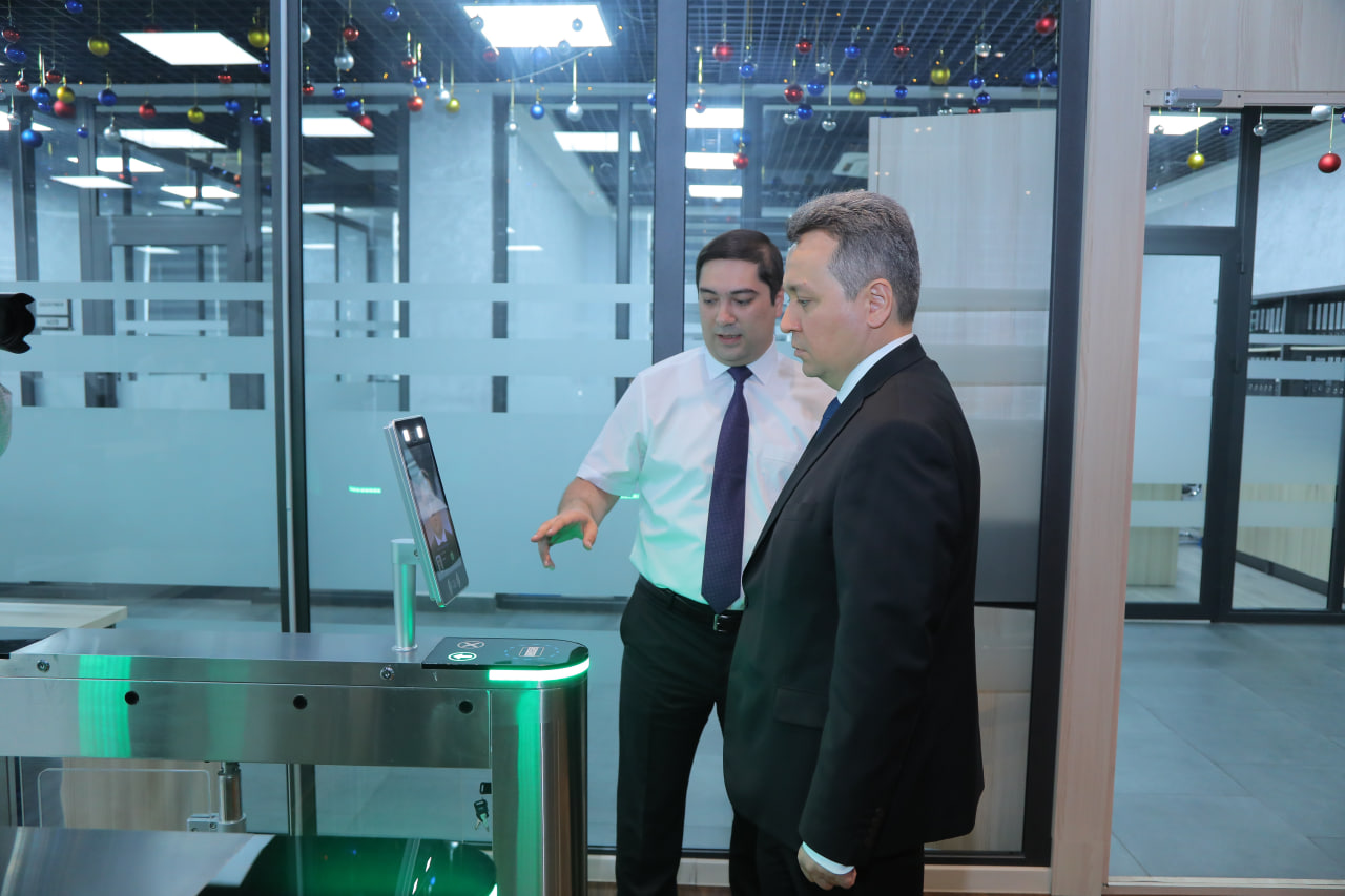 Компанию «UNICON-SOFT» посетили представители министерства во главе с ...